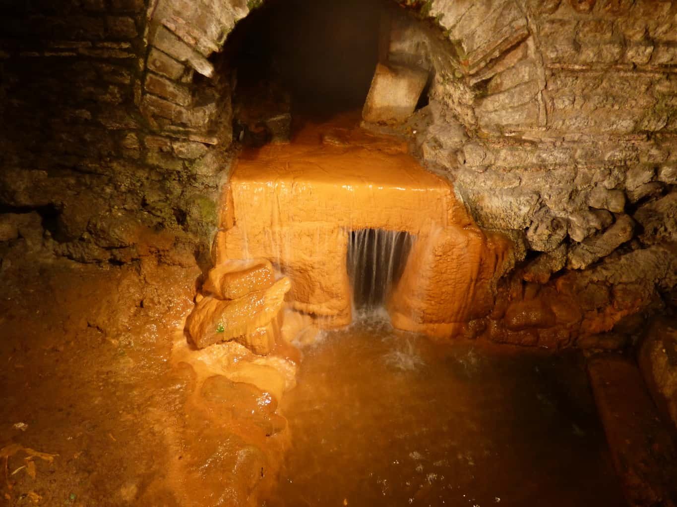 Historic Bath and the Roman Baths - Luxurious Nomad