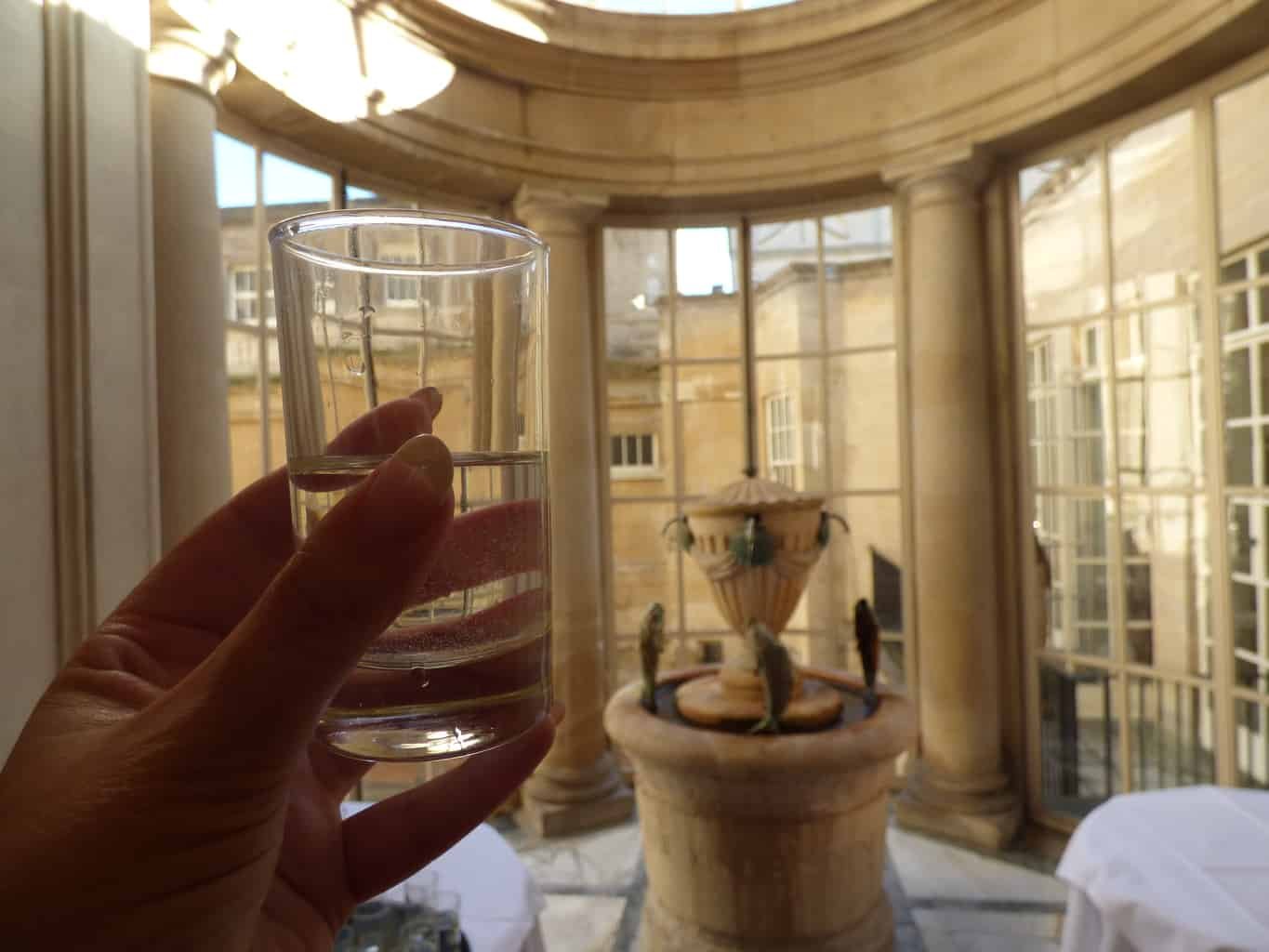 Historic Bath and the Roman Baths - Luxurious Nomad