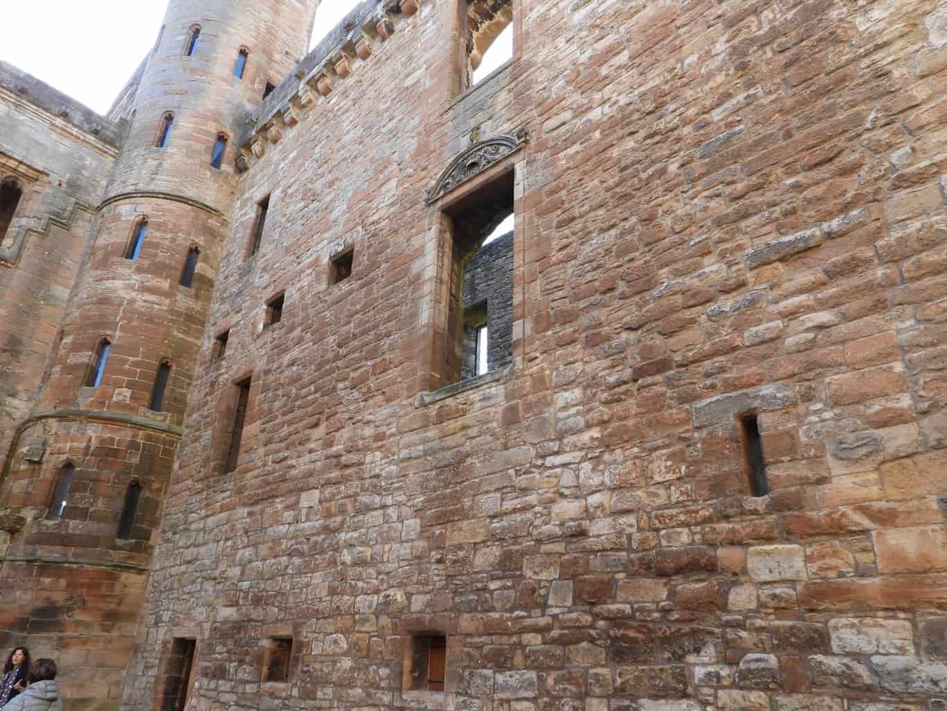 Linlithgow Palace - Luxurious Nomad
